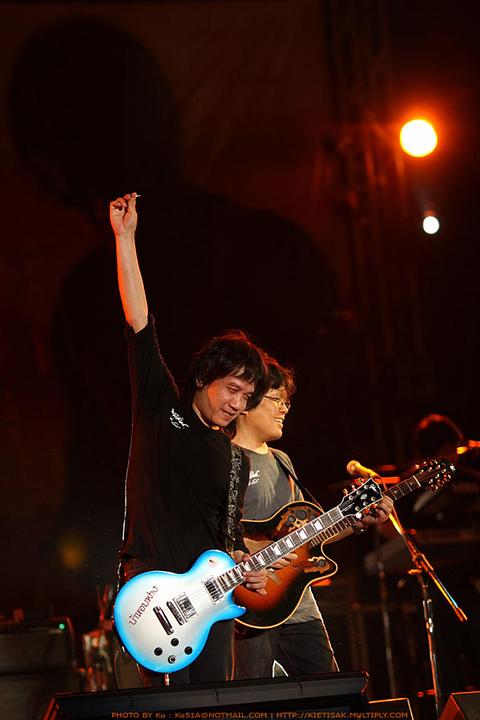 คนหัวใจสิงห์ อัสนี วสันต์ โชติกุล Singha At Heart Asanee Wasan World Tour พิษณุโลก 26เม.ย.51 ...